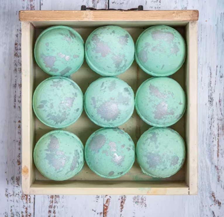 Gin & Tonic Bath Bomb | Brighton Soap